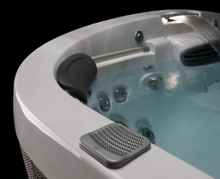 Jacuzzi®J-575™ Hot Tub | Oyster Pools & Hot Tubs - Wales