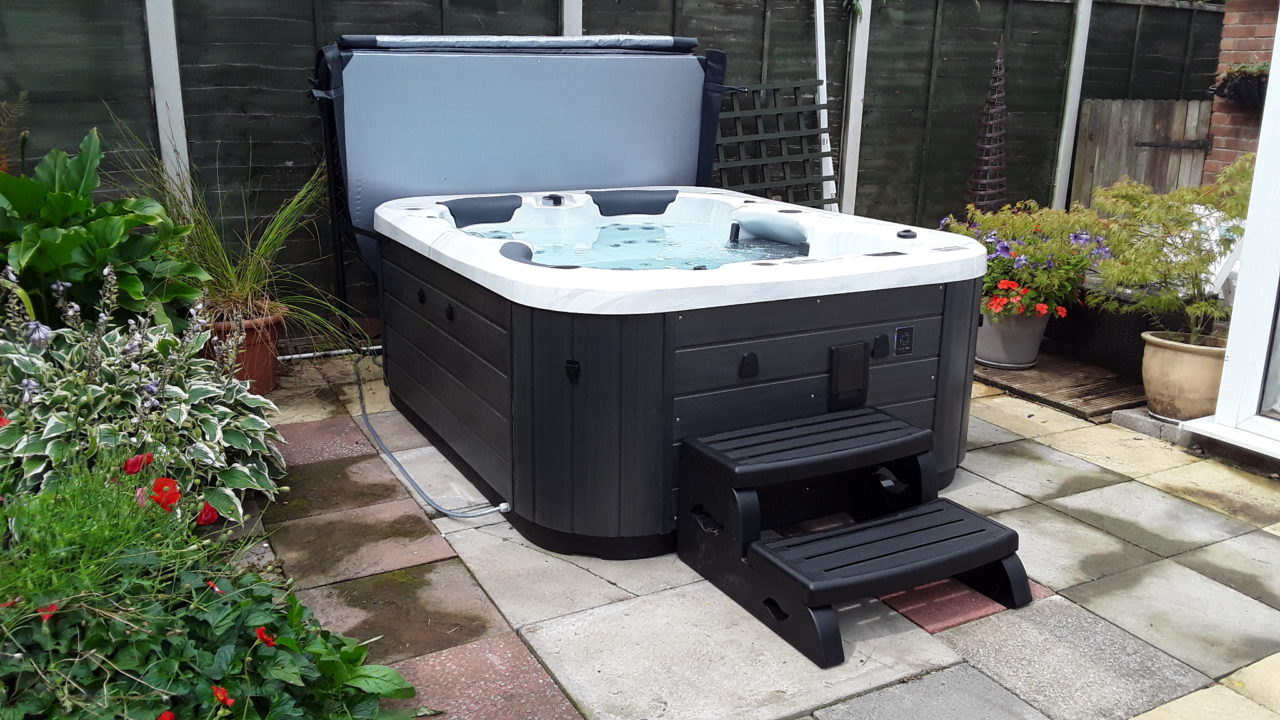 Vortex Spas™NEON™TO ORDER Hot Tub | Oyster Pools & Hot Tubs