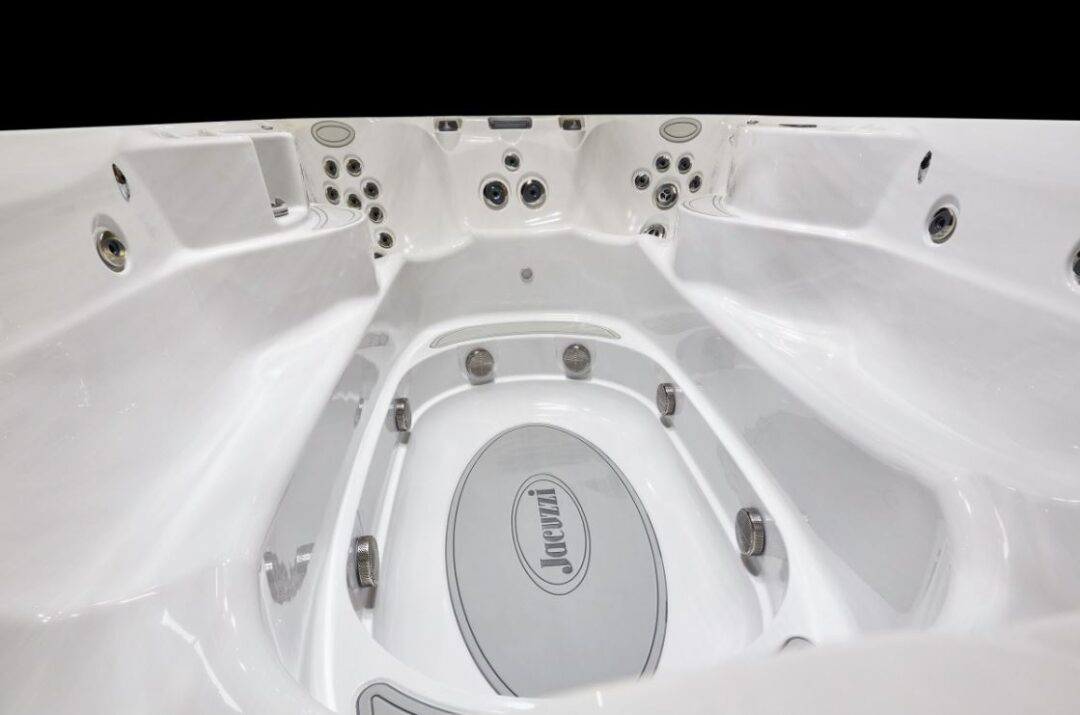 Jacuzzi®J-13™ Swimspa Pool | SUMMER SALE | SAVE £1,000