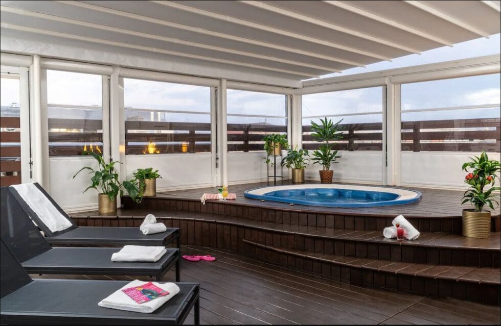 Jacuzzi®Sienna ProTO ORDER Hot Tub | Oyster Pools & Hot Tubs