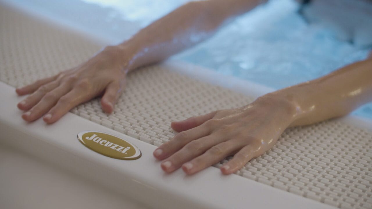 Jacuzzi®Alimia ProTO ORDER Hot Tub | Oyster Pools & Hot Tubs