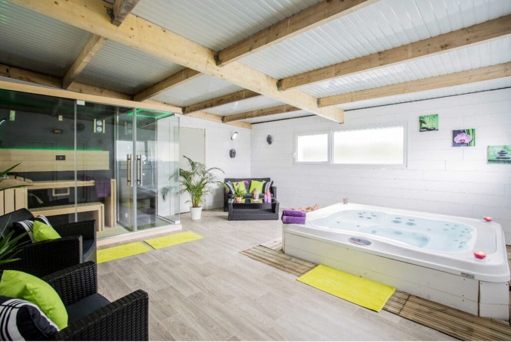 Jacuzzi®Profile™TO ORDER Hot Tub | Oyster Pools & Hot Tubs - Wales