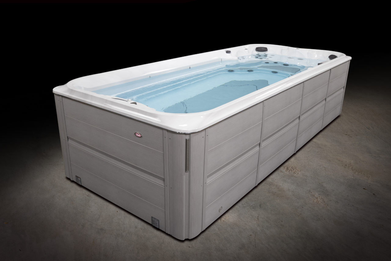 Jacuzzi®­J-16™ Swim Spa Pool­ | Oyster Pools & Hot Tubs