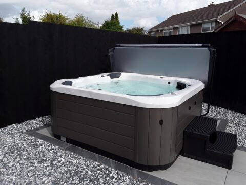 Sun & Soul:Soul 550 Hot Tub | Oyster Pools & Hot Tubs - Wales