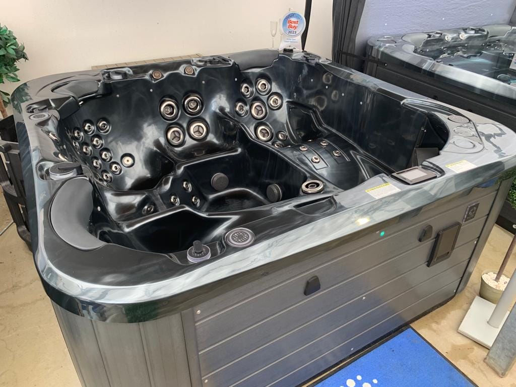 VortexCobalt Hydroplus Ex-Display: SOLD Hot Tub | Oyster Pools & Hot Tubs