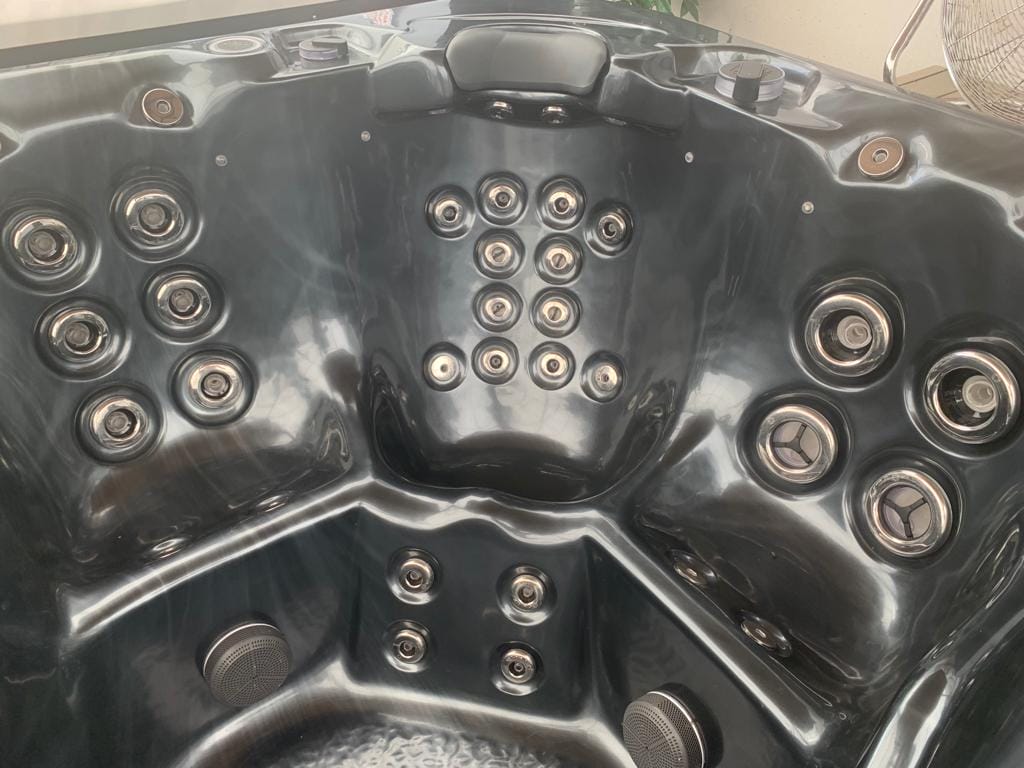 VortexCobalt Hydroplus Ex-Display: SOLD Hot Tub | Oyster Pools & Hot Tubs